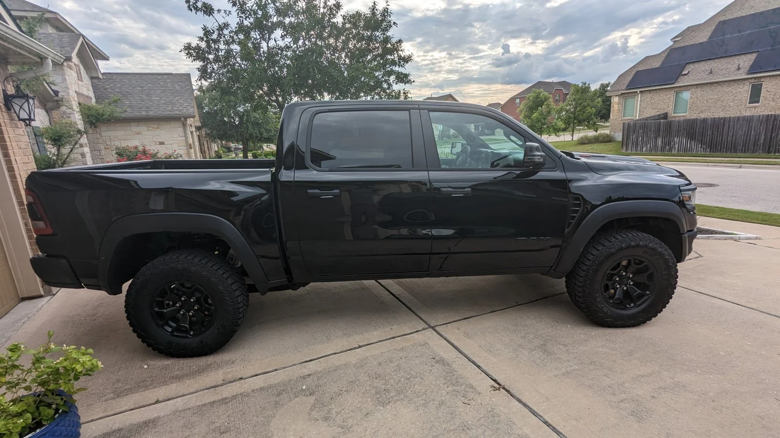 PXL_20230606_230246387.jpg | RAM TRX Forum